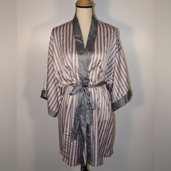 Victoria's Secret | Intimates & Sleepwear | Victoria Secret Slik Robe ...